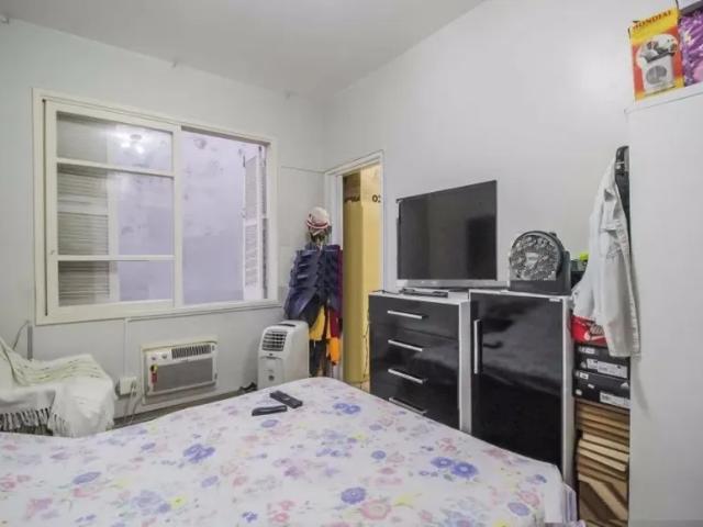 Apartamento térreo no Menino Deus