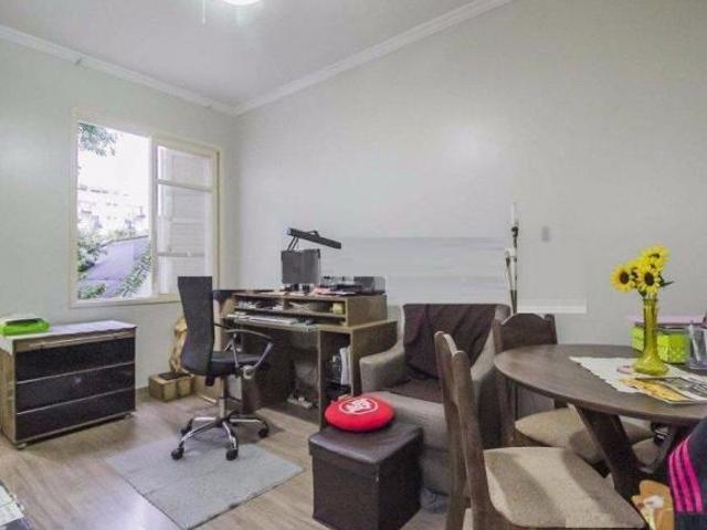 Apartamento térreo no Menino Deus