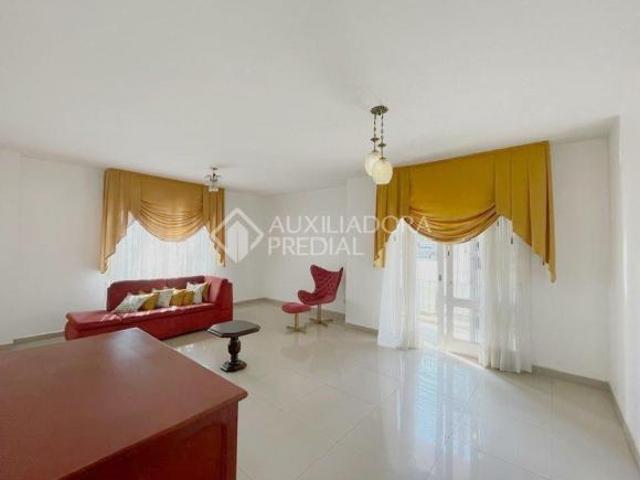 Apartamento térreo na Dr. Maurício Cardoso, 2 quartos, living amplo para 2 ambientes