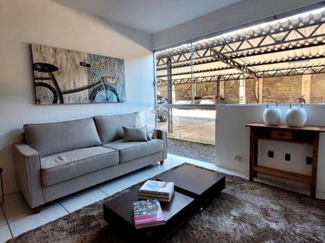Apartamento térreo semimobiliado com 02 dormitório no bairro Bonfim
