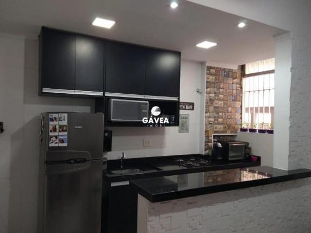 Apartamento térreo reformado à venda – Centro de São Vicente