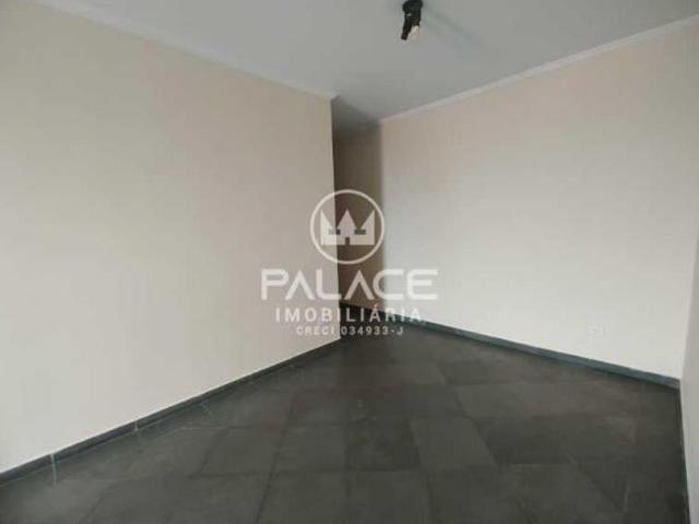 Apartamento: Térreo / Residencial / Alto