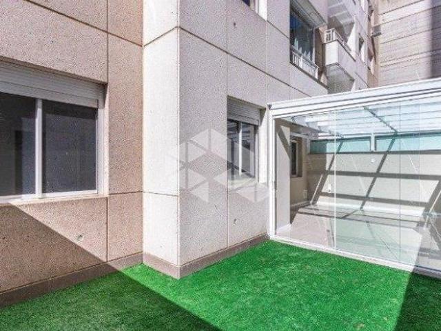 Apartamento térro com pátio, 2 dormitórios, Humaitá Porto Alegre