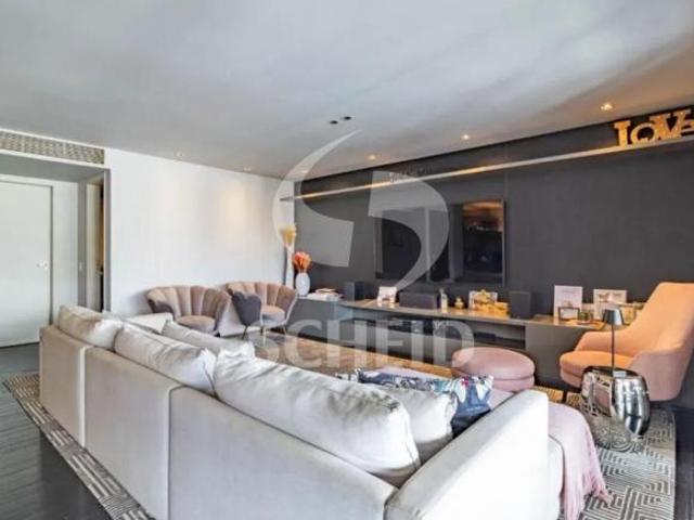 Apartamento The Gift virado para dentro ! 168mt