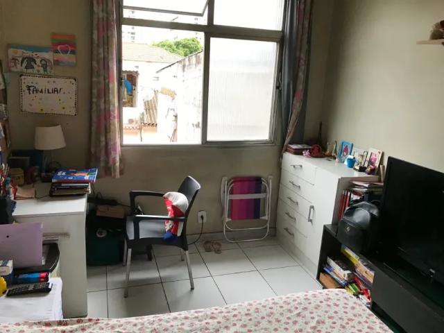 Apartamento tipo casa com 5 andares Construção estilo francês