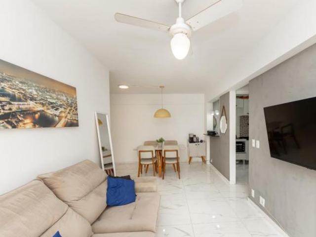 Apartamento tipo para venda com 2 quartos, 70m²