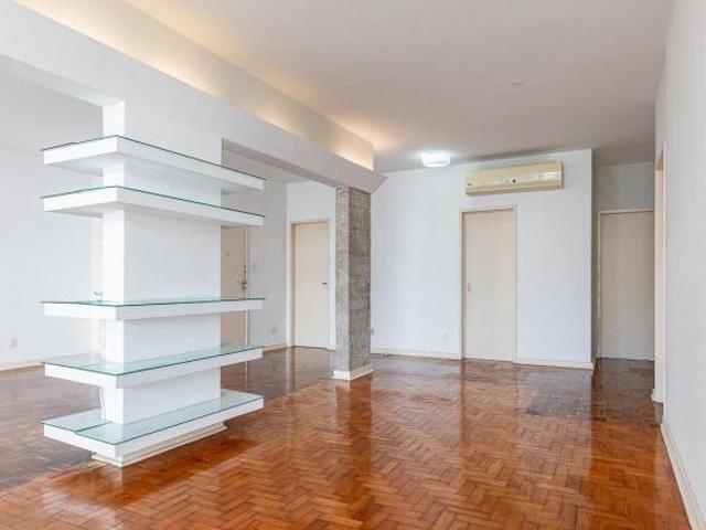 Apartamento tipo para venda com 2 quartos, sendo 1 suíte, 140m²
