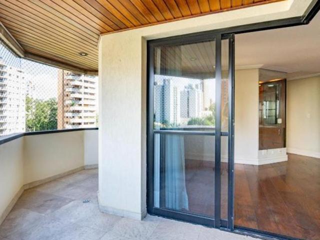 Apartamento tipo para venda com 2 quartos, sendo 1 suíte, 132m²