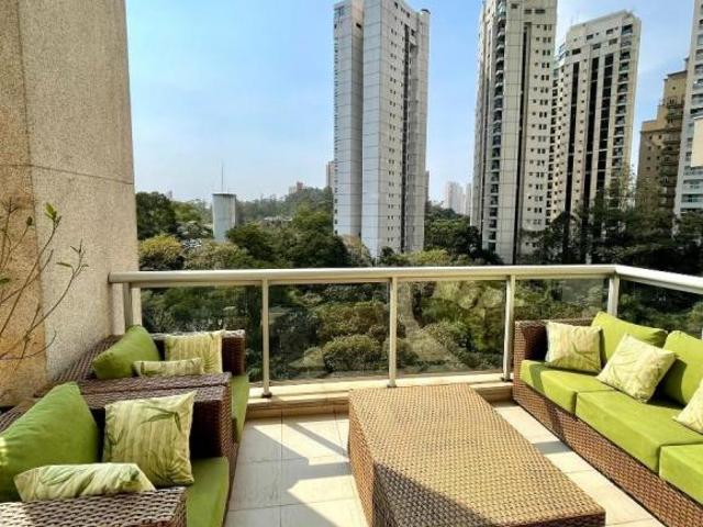 Apartamento tipo para venda com 2 quartos, sendo 2 suítes, 142m²