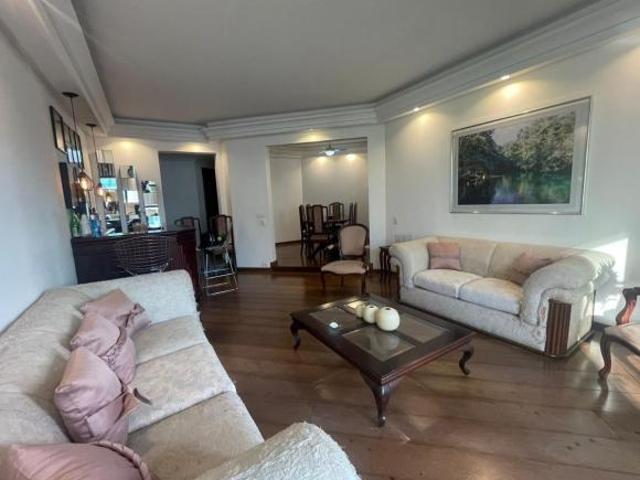Apartamento tipo para venda com 3 quartos, 165m²