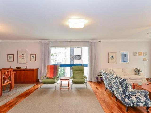 Apartamento tipo para venda com 3 quartos, 198.6m²
