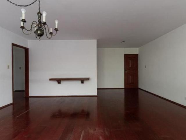 Apartamento tipo para venda com 3 quartos, sendo 1 suíte, 140m²