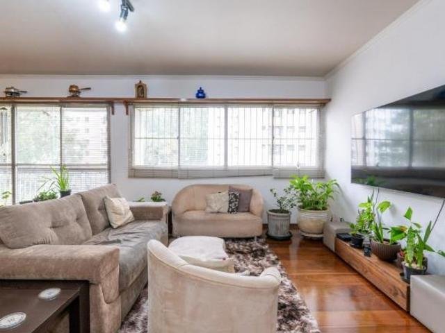 Apartamento tipo para venda com 3 quartos, sendo 1 suíte, 150m²