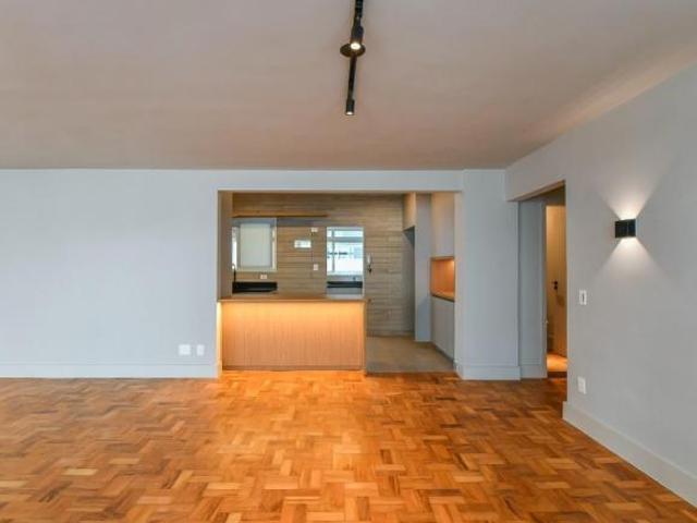 Apartamento tipo para venda com 3 quartos, sendo 1 suíte, 180m²