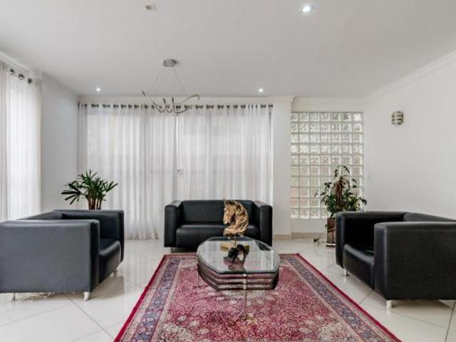 Apartamento tipo para venda com 3 quartos, sendo 1 suíte, 124m²