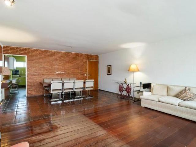 Apartamento tipo para venda com 3 quartos, sendo 1 suíte, 137m²