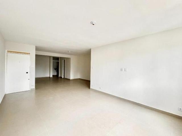 Apartamento tipo para venda com 3 quartos, sendo 1 suíte, 137m²