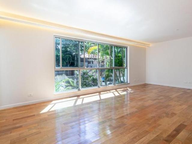 Apartamento tipo para venda com 3 quartos, sendo 1 suíte, 136m²