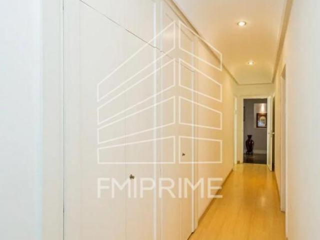 Apartamento tipo para venda com 3 quartos, sendo 1 suíte, 212m²