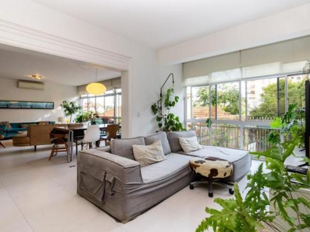Apartamento tipo para venda com 3 quartos, sendo 1 suíte, 230m²