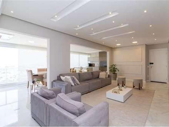Apartamento tipo para venda com 3 quartos, sendo 3 suítes, 134m²