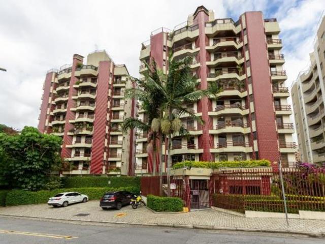 Apartamento tipo para venda com 3 quartos, sendo 3 suítes, 140m²