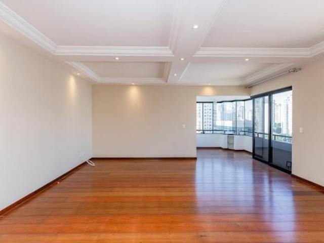 Apartamento tipo para venda com 3 quartos, sendo 3 suítes, 150m²