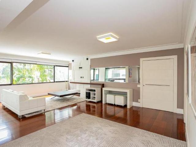 Apartamento tipo para venda com 3 quartos, sendo 3 suítes, 162m²