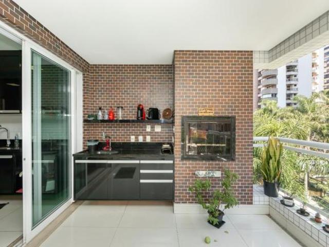Apartamento tipo para venda com 3 quartos, sendo 3 suítes, 171m²