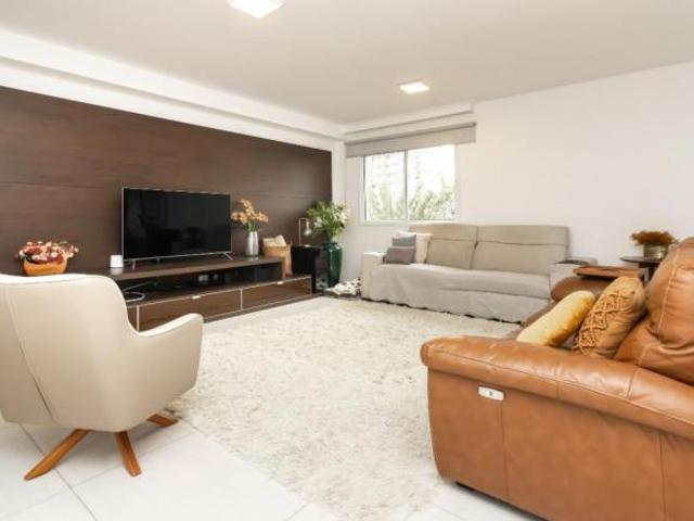 Apartamento tipo para venda com 3 quartos, sendo 3 suítes, 210m²