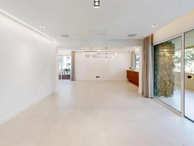 Apartamento tipo para venda com 3 quartos, sendo 3 suítes, 237m²