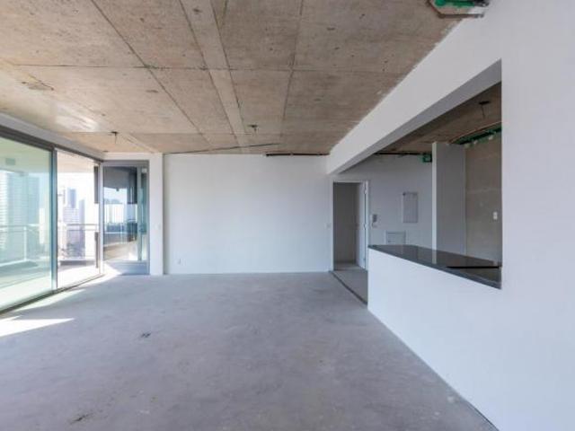 Apartamento tipo para venda com 4 quartos, 194.8m²