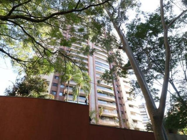 Apartamento tipo para venda com 4 quartos, 226m²