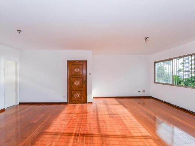 Apartamento tipo para venda com 4 quartos, sendo 1 suíte, 155m²