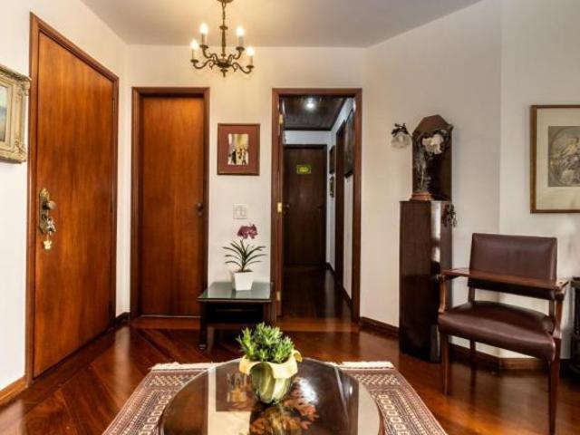 Apartamento tipo para venda com 4 quartos, sendo 1 suíte, 137m²