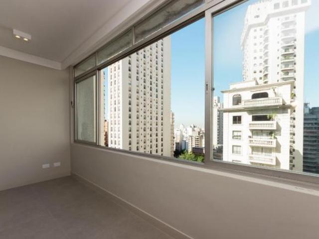 Apartamento tipo para venda com 4 quartos, sendo 1 suíte, 212m²