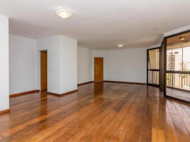 Apartamento tipo para venda com 4 quartos, sendo 2 suítes, 185m²