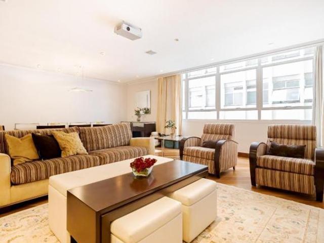 Apartamento tipo para venda com 4 quartos, sendo 2 suítes, 200m²