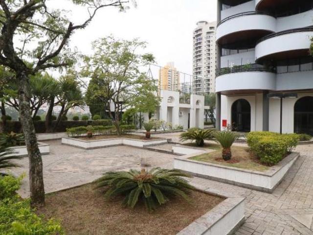 Apartamento tipo para venda com 4 quartos, sendo 3 suítes, 234m²