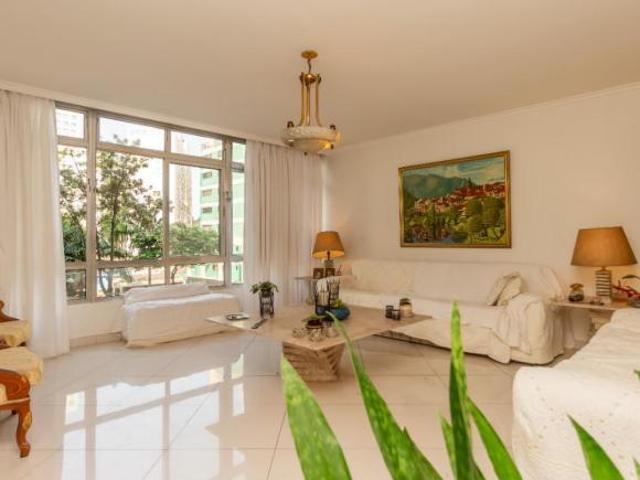 Apartamento tipo para venda com 4 quartos, sendo 3 suítes, 290m²