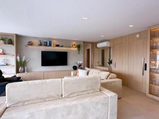 Apartamento tipo para venda em Campo Belo com 3 quartos, sendo 3 suítes, 143m²