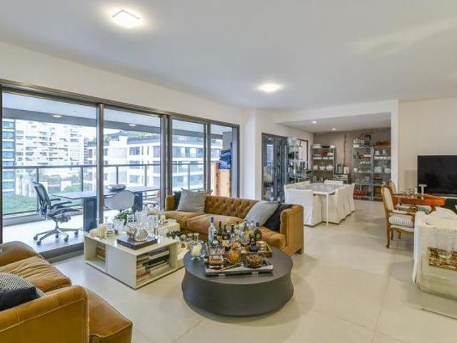 Apartamento tipo para venda em Campo Belo com 3 quartos, sendo 3 suítes, 186m²