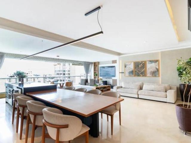 Apartamento tipo para venda em Campo Belo com 3 quartos, sendo 3 suítes, 222m²