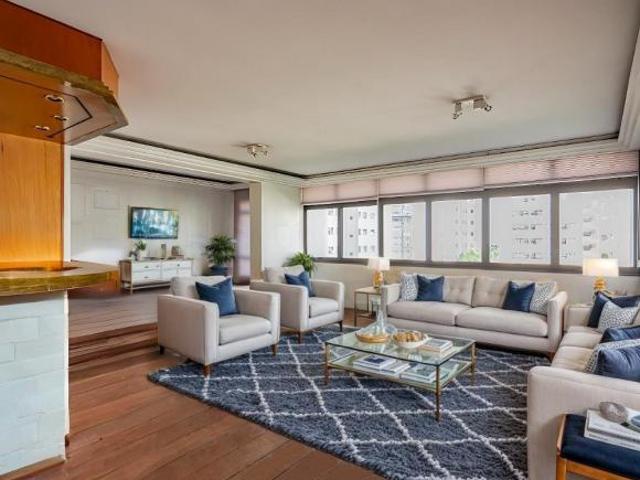 Apartamento tipo para venda em Campo Belo com 4 quartos, sendo 2 suítes, 253m²
