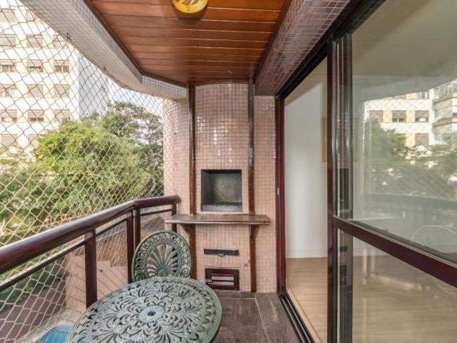 Apartamento tipo para venda em Água Fria com 4 quartos, sendo 3 suítes, 136m²
