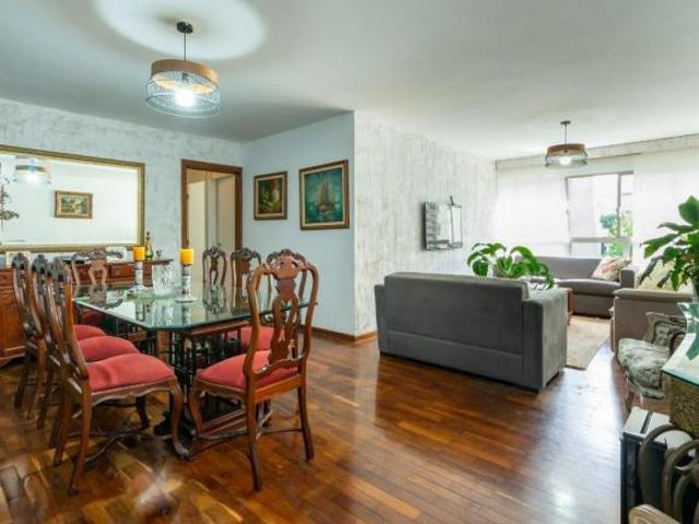 Apartamento tipo para venda em Itaim Bibi com 3 quartos, sendo 1 suíte, 130m²