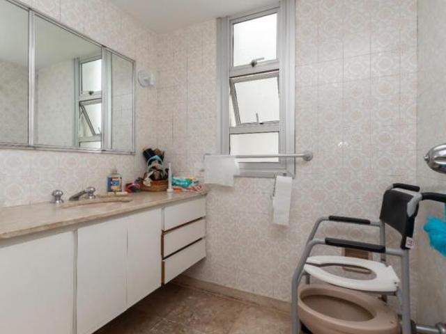 Apartamento tipo para venda em Jardim Paulista com 4 quartos, sendo 2 suítes, 198m²