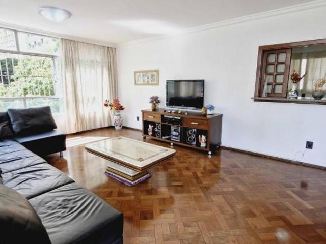 Apartamento tipo para venda em Jardim Paulista com 3 quartos, sendo 1 suíte, 190m²