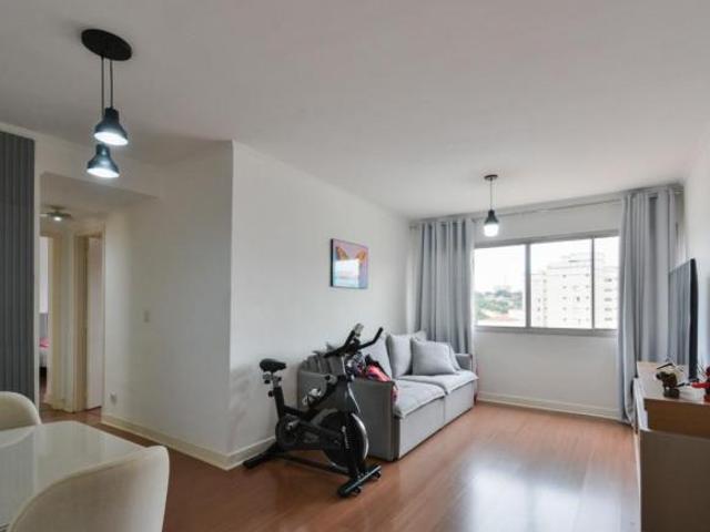 Apartamento tipo para venda em Lapa com 2 quartos, sendo 1 suíte, 81m²