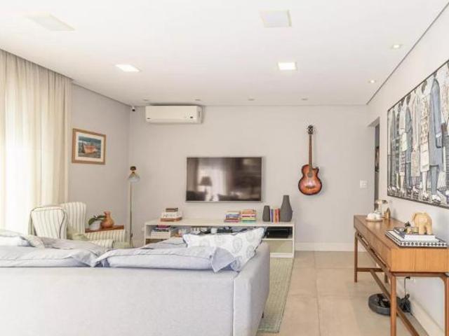 Apartamento tipo para venda em Moema com 2 quartos, sendo 1 suíte, 114m²